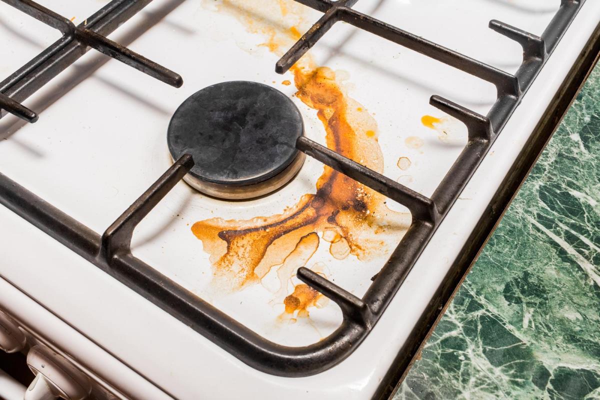 A Comprehensive Guide On How To Clean A Gas Oven